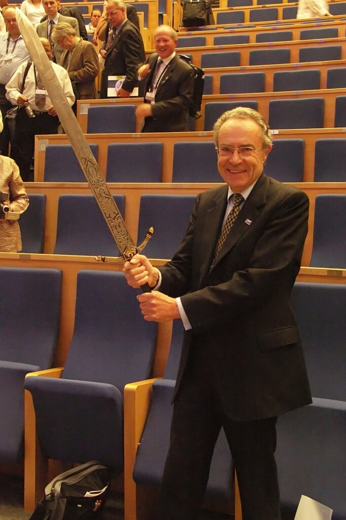 In memoriam Nicholas Martin Limer Barnes, CBE - PRY
